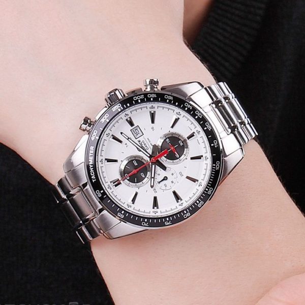 Omega Speedmaster homages of look-a-likes op een rij